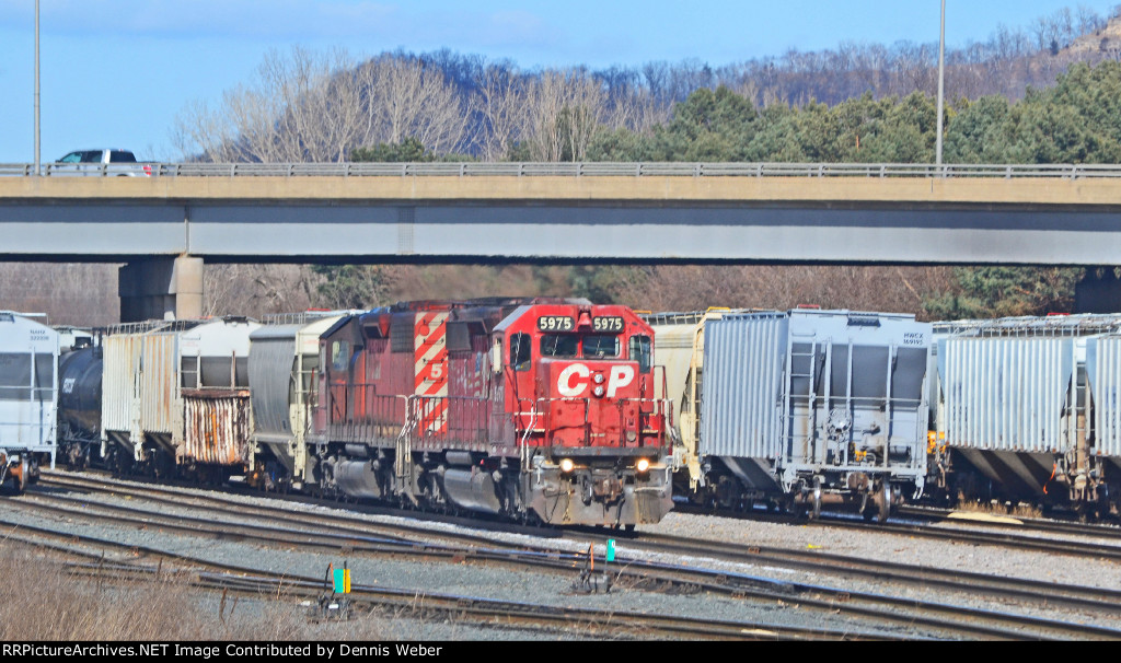 CP 5975, CP's LaCrosse Yard.